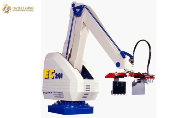 Robot bốc xếp hàng Fuji Ace của nước nào? Có nên đầu tư?